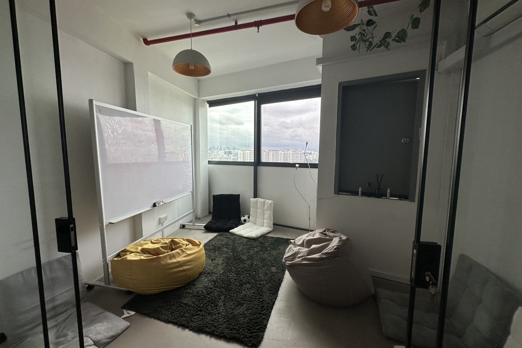 Chill Office within a Startup with Great Daylight | GetSpaces ...